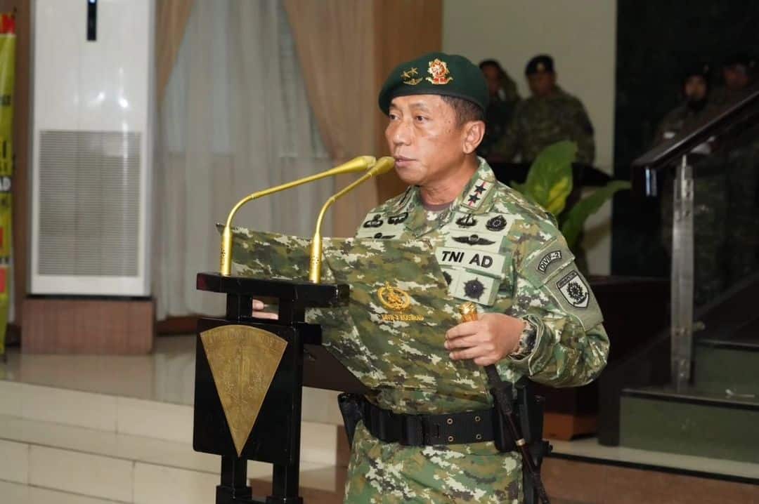 Pangdivif 2 Kostrad Mayjen TNI Haryanto Pimpin Acara Penerimaan Jabatan Komandan Brigif 9 ...